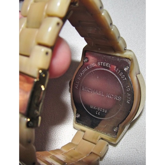 Michael Kors | Accessories | Michael Kors Jet Set Ritz Horn Mk539 Gold ...